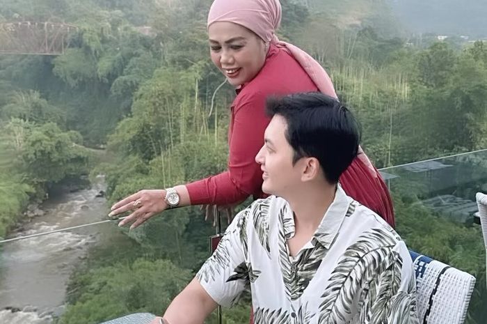 Video Berdua Diunggah, Ada Apa Elly Sugigi dengan Kiki Farel? - Semua ...