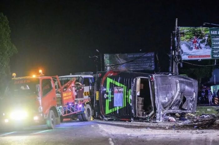 Fakta-fakta Kecelakaan Bus SMK Lingga Kencana di Subang - Semua Halaman ... Fakta-fakta Kecelakaan Bus SMK Lingga Kencana di Subang - Semua Halaman ...