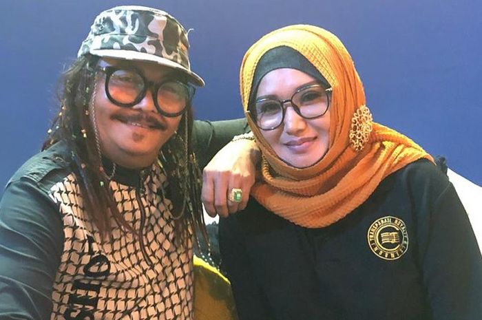 7 Hari Meninggalnya Jhonny Iskandar, Evie Tamala Ungkap Hal Memilukan ... 7 Hari Meninggalnya Jhonny Iskandar, Evie Tamala Ungkap Hal Memilukan ...