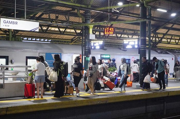 KAI Operasikan 20 KA Tambahan Libur Panjang Waisak, Berikut Rutenya - Semua Halaman - Ntvnews.id