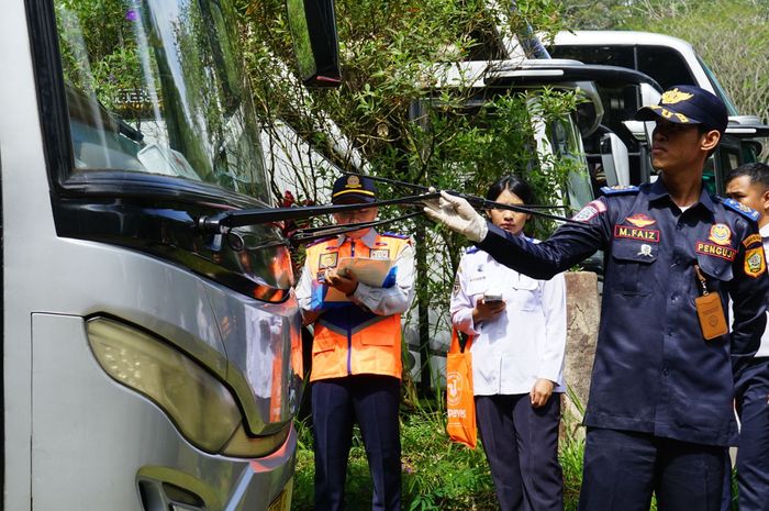 Kemenhub Periksa 984 Bus Pariwisata Selama Libur Waisak, Cuma 45% Penuhi Syarat Teknis - Semua ...