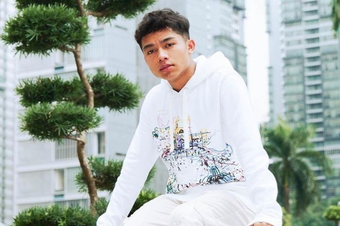 Video Lama Betrand Peto Dijambak Adik Sarwendah Viral Lagi, Netizen ...