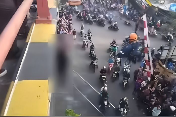Terungkap Sosok Pria Gantung Diri di Flyover Cimindi, Ternyata Dimas ...