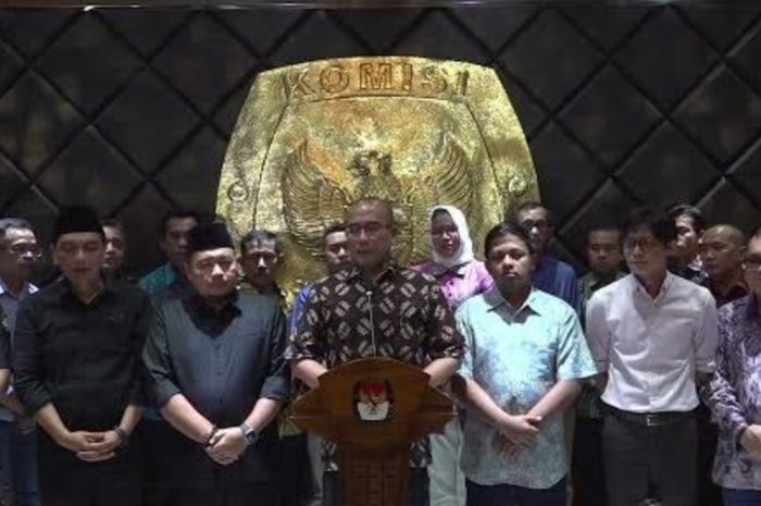 Dipecat DKPP, Ketua KPU Hasyim Asy'ari: Alhamdulillah - Ntvnews.id Dipecat DKPP, Ketua KPU Hasyim Asy'ari: Alhamdulillah - Ntvnews.id