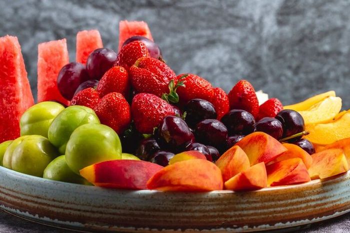 5 Manfaat Makan Buah-buahan untuk Kesehatan Tubuh - Semua Halaman ...