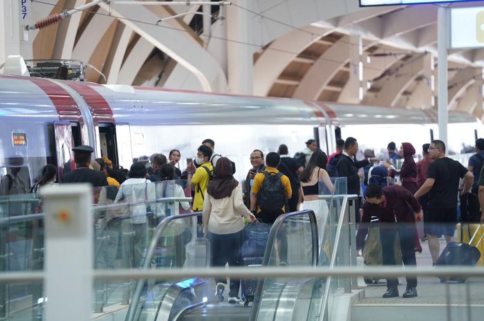 Stasiun Whoosh Karawang Bakal Beroperasi Awal Tahun Depan, Naik Kereta Cepat Lebih Mudah - Semua ...