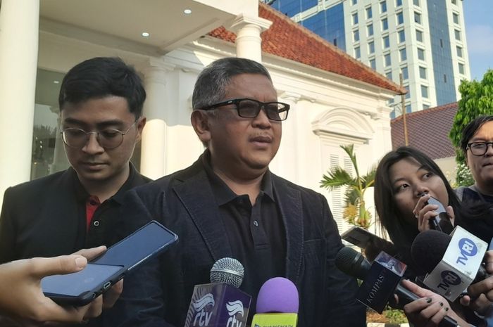 Hasto Sebut Status Keanggotaan Jokowi dan Keluarga di PDIP Telah Dihentikan Secara Otomatis ...