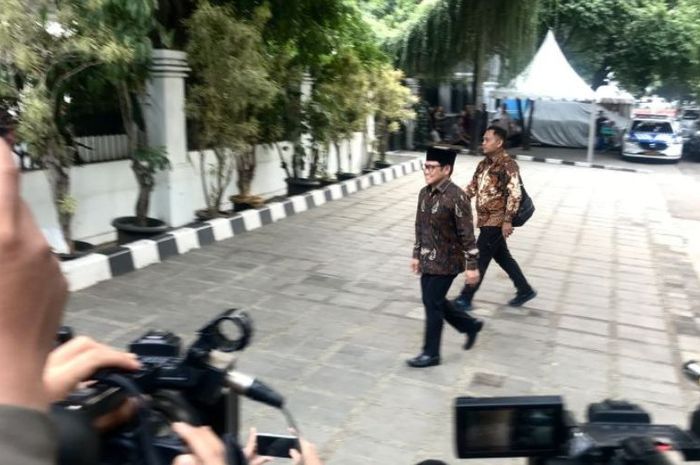 Cak Imin Senyum Semringah Merapat ke Rumah Prabowo Susul Calon Menteri ... Cak Imin Senyum Semringah Merapat ke Rumah Prabowo Susul Calon Menteri ...