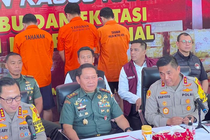 Cikgu Pemasok Sabu Hampir Setengah Triliun dari Malaysia Lolos, Joni ...