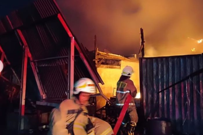 Potret Kebakaran Rumah di Penjaringan Pagi Hari Ini - Ntvnews.id