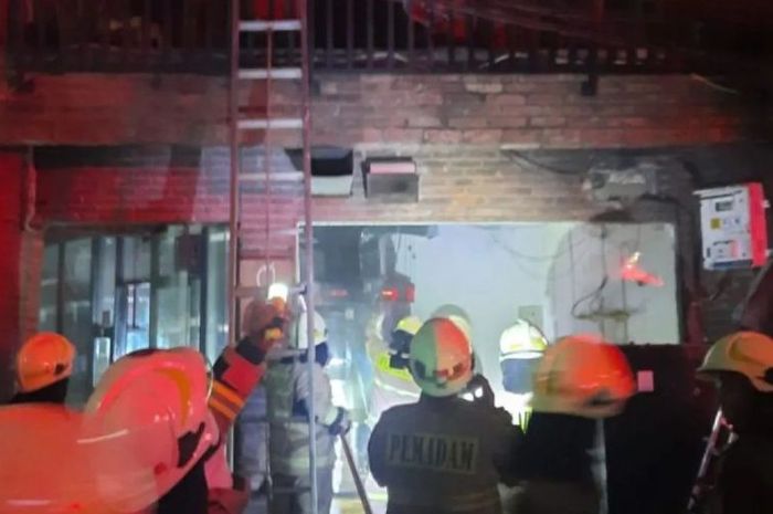 Sebuah Kafe di Kemang Kebakaran - Ntvnews.id