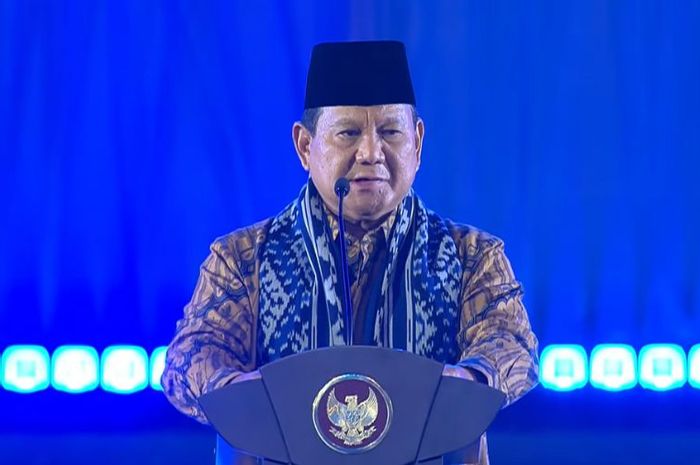 Prabowo Pakai Kain Bentenan Minahasa di Perayaan Natal Nasional 2024 ...