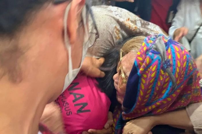 Momen Ibunda Helena Lim Histeris Dengar Putrinya Divonis 5 Tahun ...