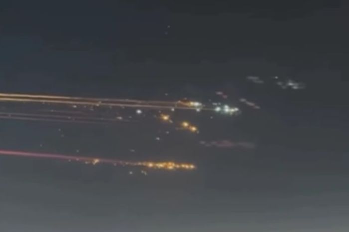 Video Roket SpaceX Starship Milik Elon Musk Meledak di Luar Angkasa, Puing-puing Bak Hujan ...