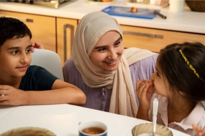 Kapan Waktu yang Tepat Ajarkan Anak Berpuasa? - Ntvnews.id