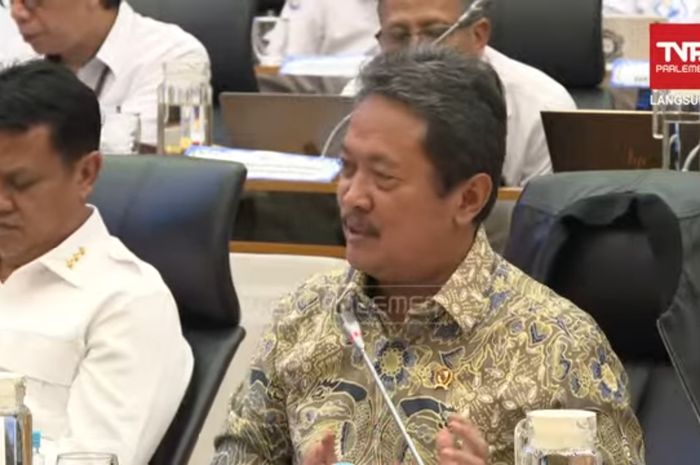 Menteri KKP: Kades Kohod Akui Bangun Pagar Laut Tangerang - Ntvnews.id