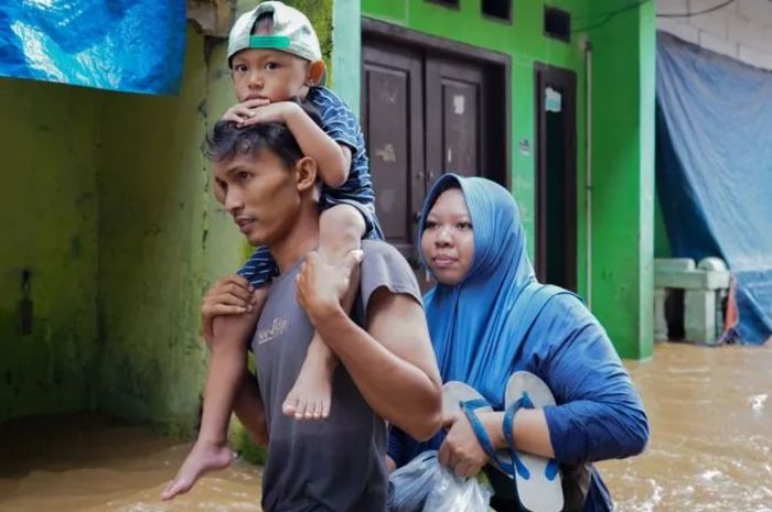 Banjir di Jakarta Mulai Surut, Tapi 85 RT Masih Terendam - Ntvnews.id