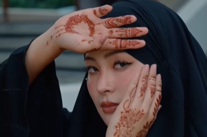 Bintang Film Porno Jepang Kae Asakura Resmi Mualaf, Jalani Puasa Pertama di Bulan Ramadhan ...