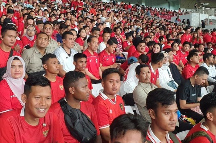 Jokowi Tonton Indonesia Vs Bahrain di GBK Tapi Tak Duduk di Kursi VIP ...