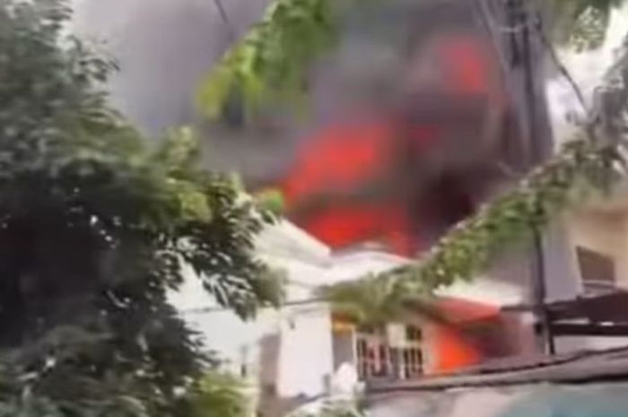 Rumah Kebakaran Hebat di Penjaringan Jakarta Utara - Ntvnews.id