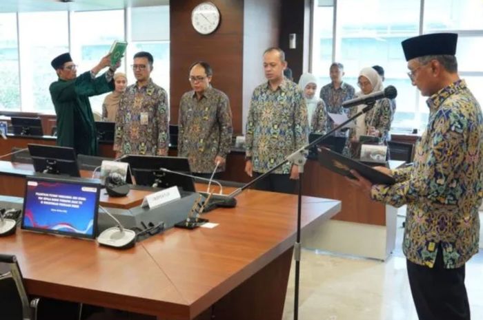 Menteri PU Resmi Lantik Willan Oktavian Sebagai Kepala Badan Pengatur ...