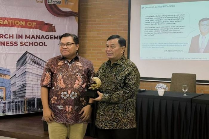 Presiden Komisaris NT Corp Nurdin Tampubolon Berbagi Ilmu dalam Kuliah ...