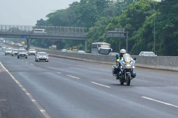 One Way Nasional Diberlakukan, dari Tol Cikampek sampai Kalikangkung - Ntvnews.id