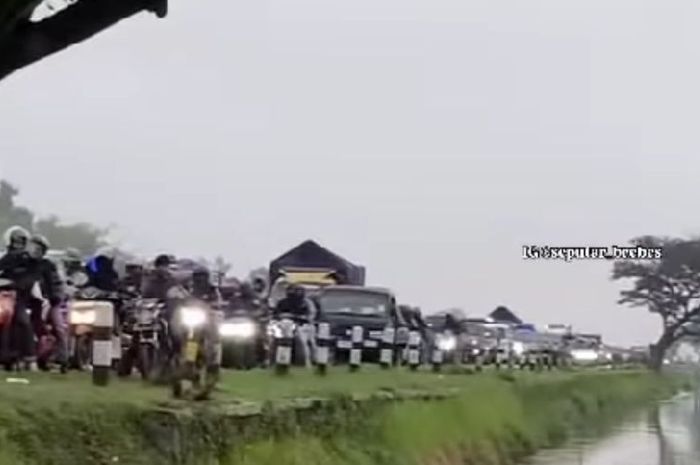 Jalur Songgom-Larangan Brebes Macet Parah di Puncak Arus Mudik - Ntvnews.id