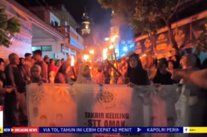 Unik! Tradisi Pawai Obor Warga Kampung Islam di Bali Dimeriahkan Musik ...