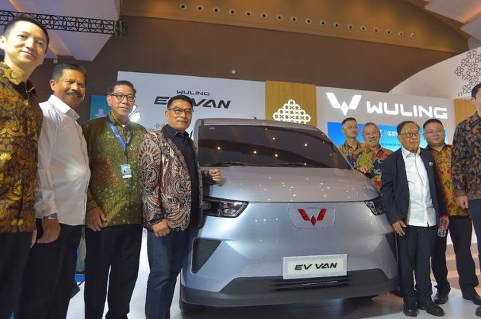 Wuling Perkenalkan EV Van Pertama Kali di PEVS 2025, Pre-Book Sudah ...
