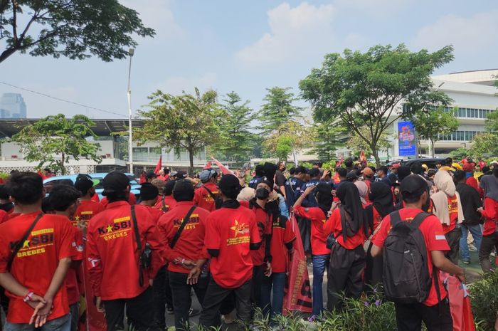 May Day 2025, Buruh Konfederasi KASBI Minta Badai PHK Disetop - Ntvnews.id