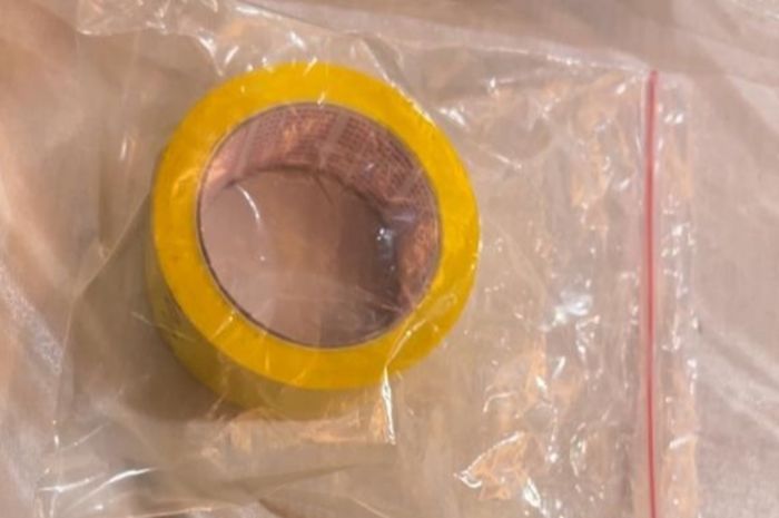 Penampakan Lakban Kuning yang Dipakai Lilit Kepala Diplomat Kemlu Arya ...