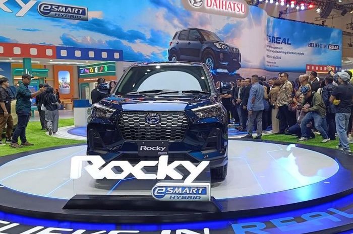 Daihatsu Rocky Hybrid Sukses Curi Perhatian Pengunjung di GIIAS 2025 ...