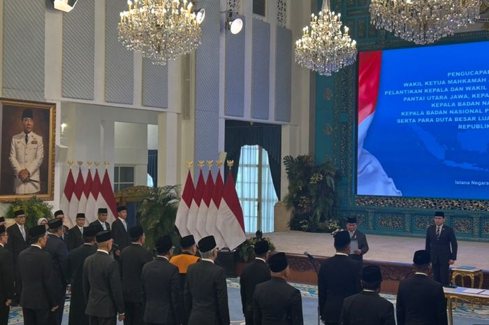 Prabowo Angkat Mendikti Brian Yuliarto sebagai Kepala Badan Industri ...