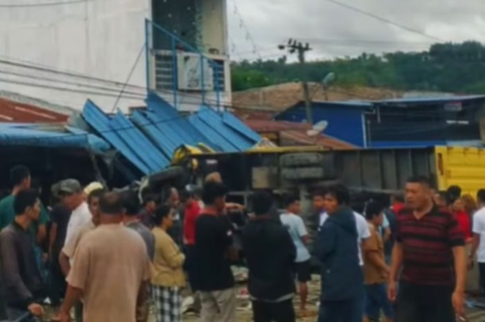 VIDEO: Kecelakaan Maut Beruntun 7 Kendaraan di Medan, Ibu dan Anak ...
