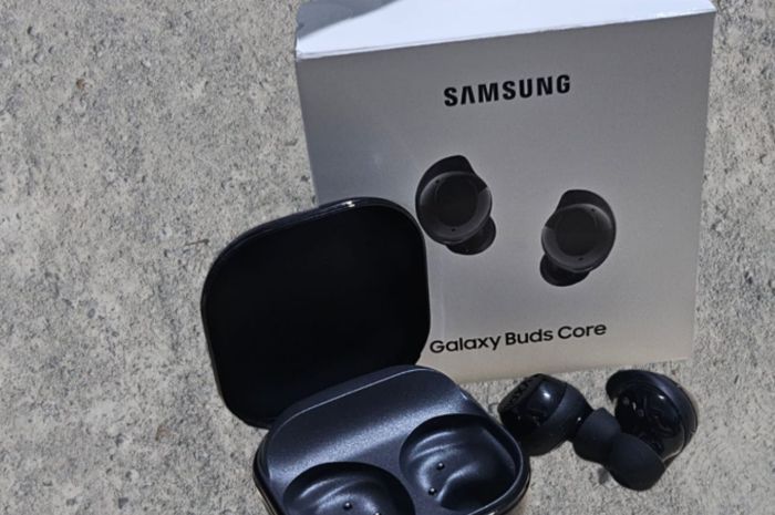 Galaxy Buds Core: TWS Ikonis Samsung Hadir Lagi Nyaman untuk Hidup ...