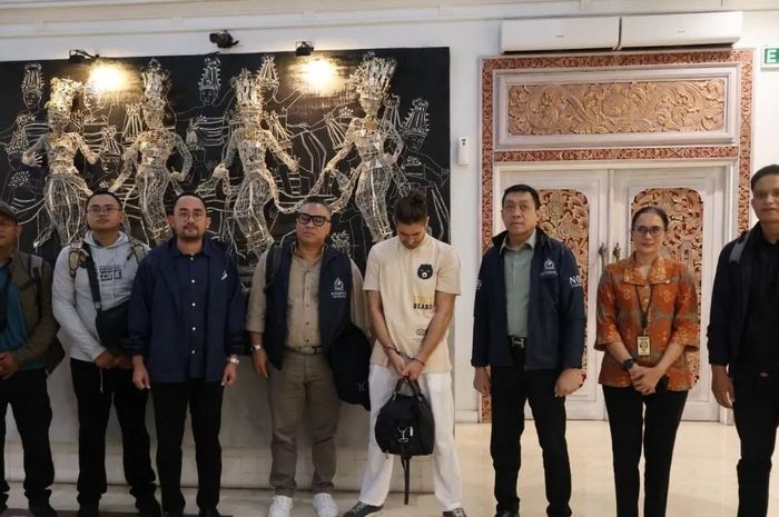 Buronan Interpol Kasus Pembunuhan Nikahi Wanita Bali, Dideportasi ...