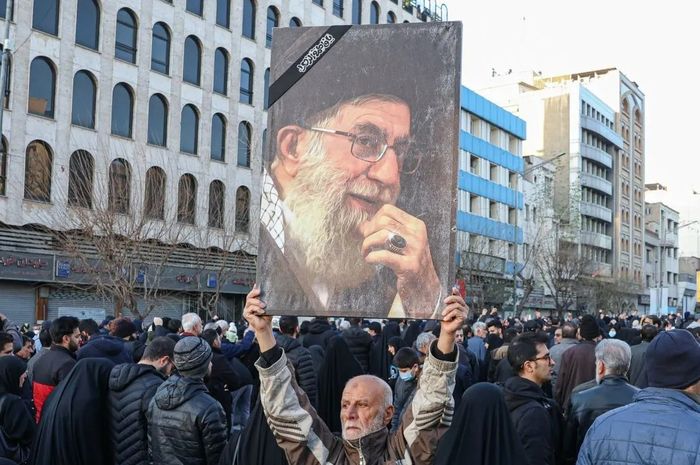 Ayatollah Ali Khamenei Akan Dimakamkan di Mashhad Iran pada 9 Juli ...