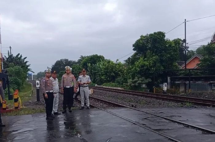 Ini Kronologi Lengkap Kecelakaan Maut Kereta di Magetan Versi Polisi ... Ini Kronologi Lengkap Kecelakaan Maut Kereta di Magetan Versi Polisi ...