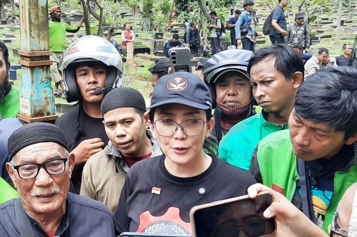 Rieke 'Oneng' dan Jusuf Hamka ke Pengemudi Ojol: Jaga Emosi dan Tetap ...