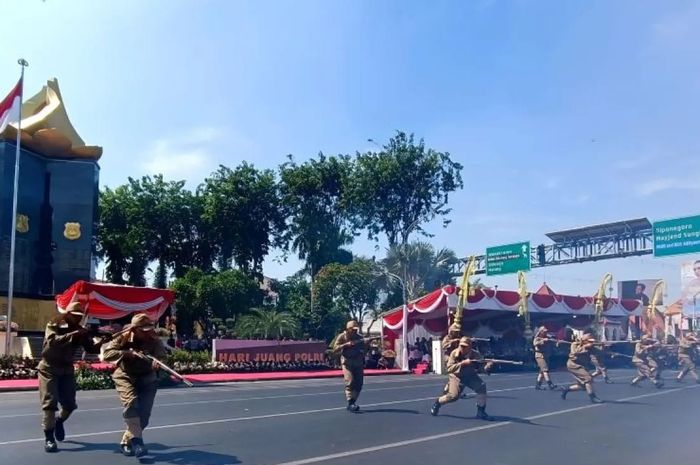 Upacara Hari Juang Polri 2025 Terpusat di Surabaya, Angkat Tema ...