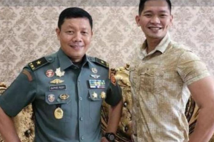 Viral Foto AKP Ulil Ryanto Anshari Bareng Jenderal Bintang 1 TNI ...