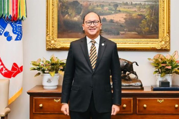 Profil Rosan Roeslani, Menteri Investasi Gantikan Bahlil Lahadalia - Ntvnews.id