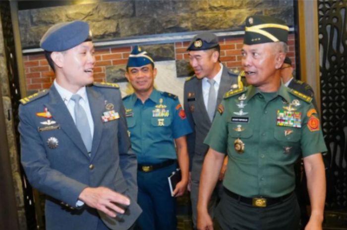 Kasum TNI Terima Kunjungan Kepala Staf Digital Intelijen Militer ...