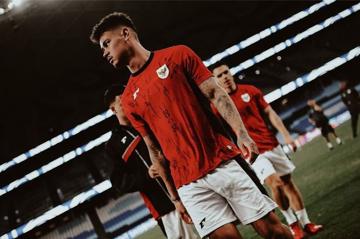 Mees Hilgers Muncul di Jakarta, Gantikan Jay Idzes di Timnas Indonesia ...