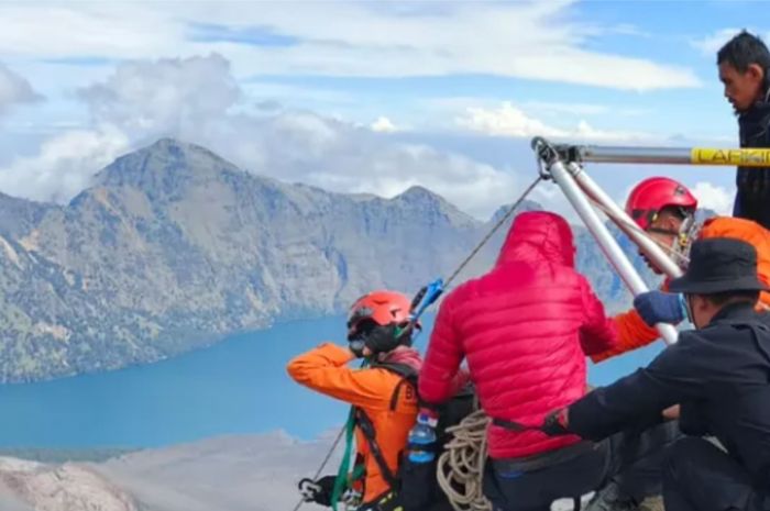 Kronologi Pendaki Brasil Terjatuh di Gunung Rinjani - Ntvnews.id