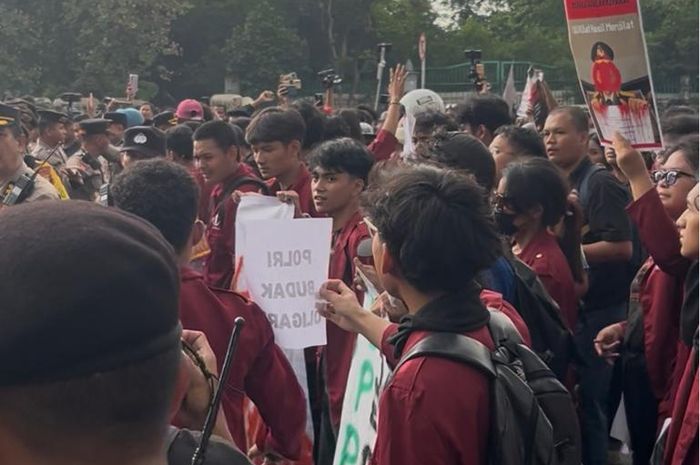 Hari Ini Masih Ada Demo di Bundaran HI, Monas hingga Gedung DPR ...