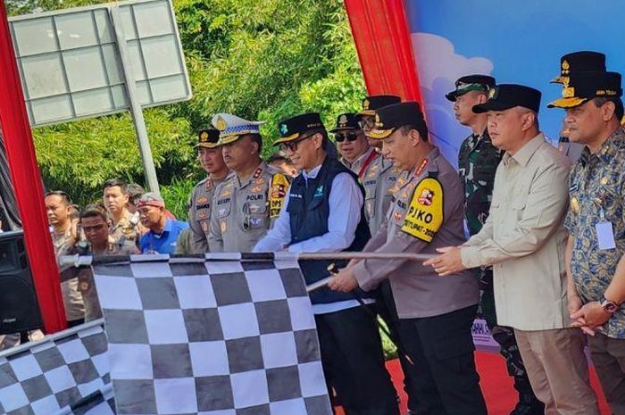 Kapolri dan 2 Menteri Resmi Buka One Way Nasional - Ntvnews.id