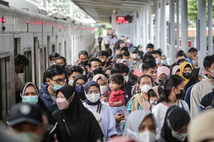 Commuter Line Bakal Beroperasi 24 Jam di Malam Tahun Baru 2025 - Ntvnews.id